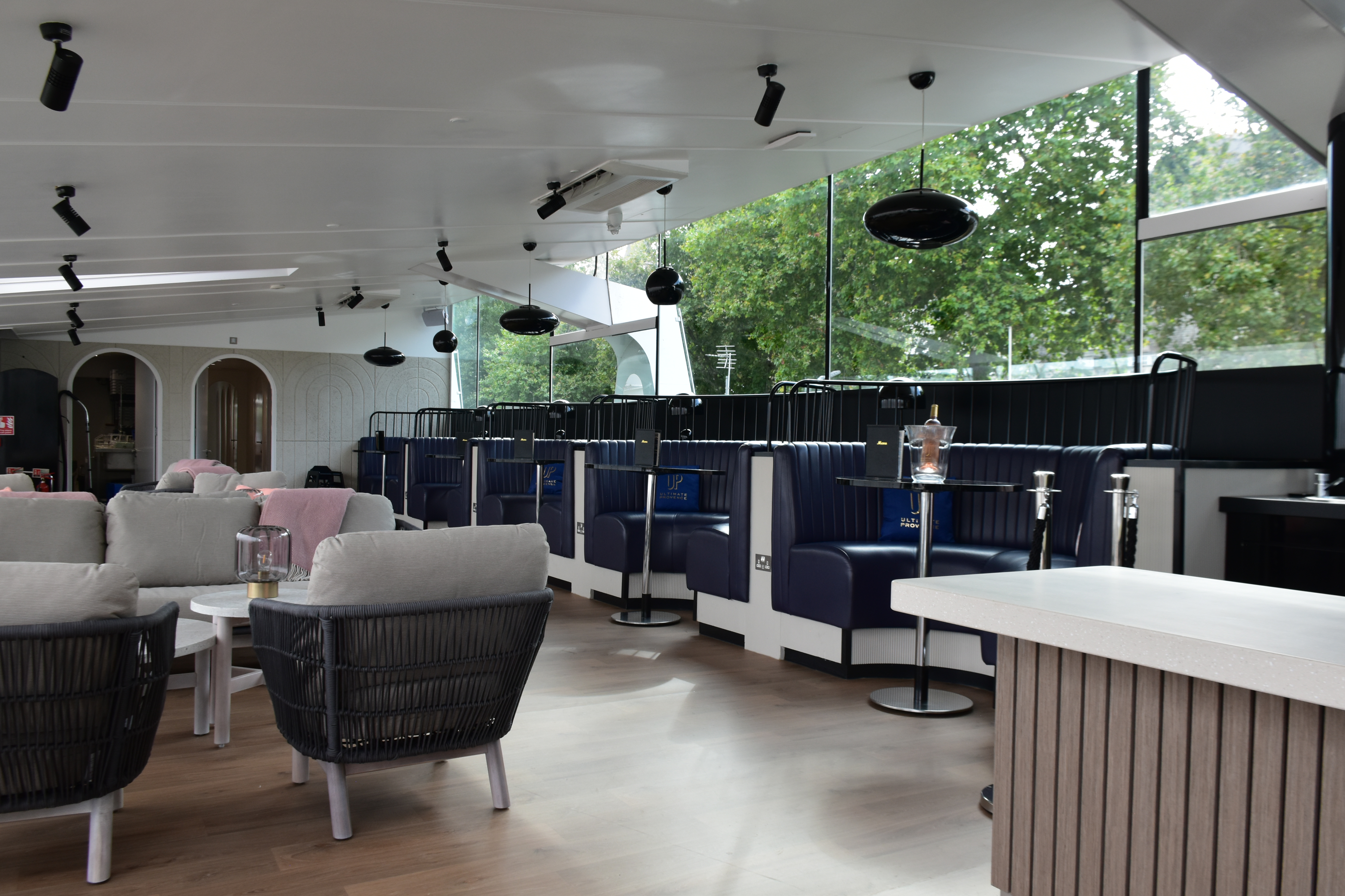 Clipper Lounge EMB | London riverside café bar